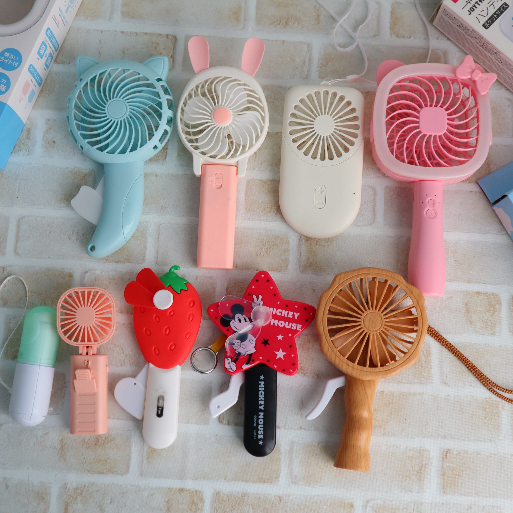 【ダイソー100均ハンディファン扇風機2021】usbや500円や600円&300円ミストにスマホ用に手持ちなど比較レビュー！