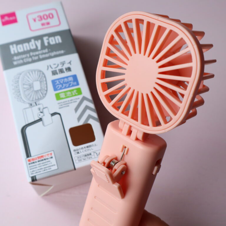 【ダイソー100均ハンディファン扇風機2021】usbや500円や600円&300円ミストにスマホ用に手持ちなど比較レビュー！
